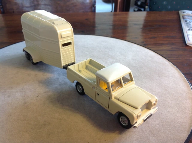 DINKY LAND ROVER 109 WB with Rice Horsebox.Restored & repainted in L/R ...