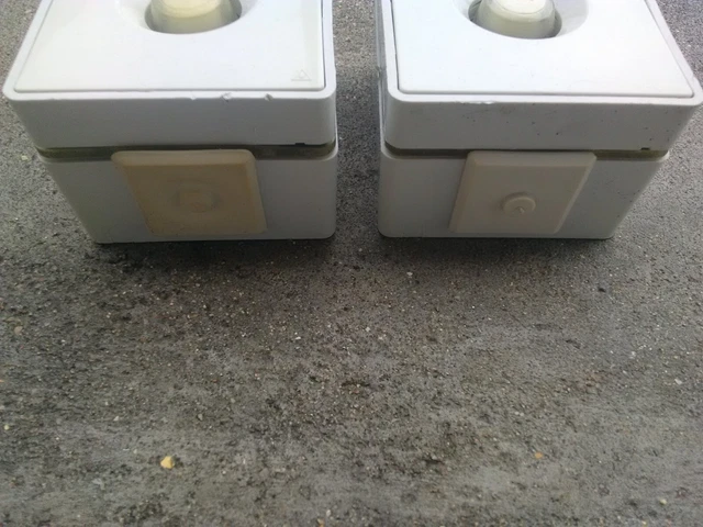 1 BOUTON poussoir ancien PLEXO LEGRAND + voyant 220v référence 91812 ... 1 BOUTON poussoir ancien PLEXO LEGRAND + voyant 220v référence 91812 ...