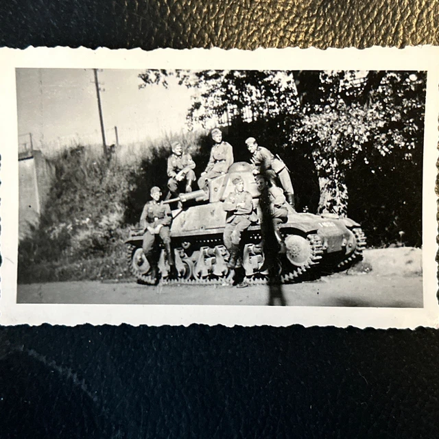 FOTO WK2 Front Wehrmacht Panzer Soldat Kampf Beute Balkenkreuz EUR 19 ...