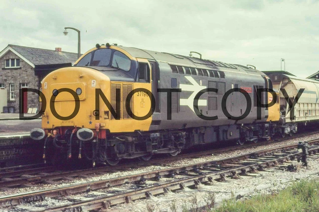 UK DIESEL TRAIN Railway Photograph Of Class 37 Loco 37196. Rm37-659 £1. ...