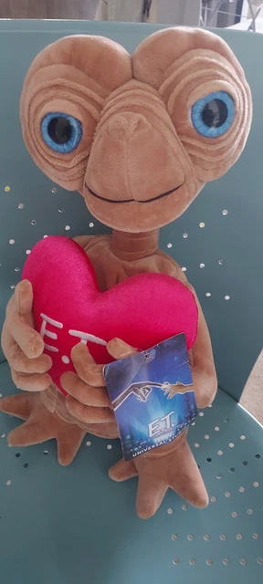 ET EXTRA TERRESTRIAL Plush Toy With Heart Vintage Universal Studios ...