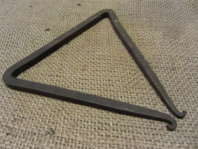 VINTAGE HANDFORGED IRON Triangle Dinner Bell Antique Farm Cattle Ranch ...