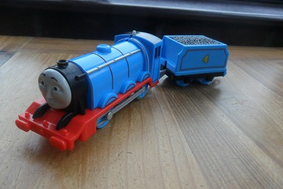 THOMAS TANK ENGINE & Friends Motorized Trackmaster Revolution Train ...