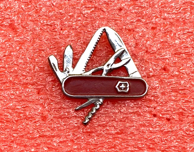 T11 PINS COUTEAU SUISSE Multi Outil VICTORINOX Vintage Lapel Pin EUR 5 ...