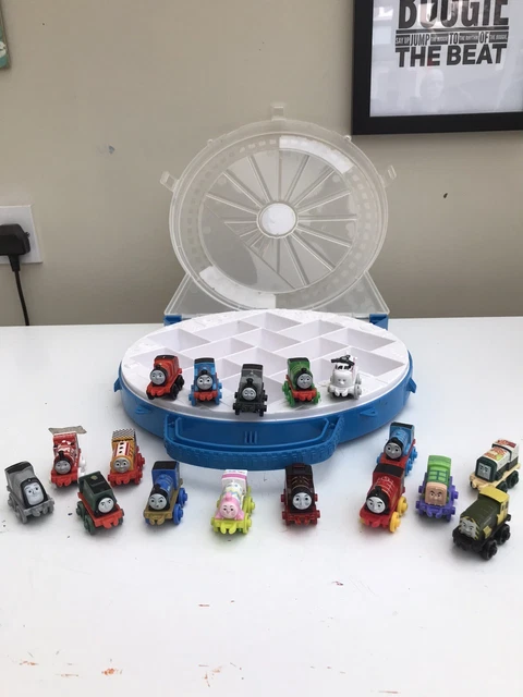 THOMAS THE TANK engine minis Trains and carry case With 17 Mini Trains ...