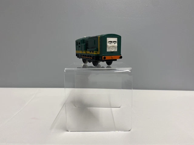 THOMAS AND FRIENDS Motorized Trackmaster Revolution PAXTON 2009 £14.99 ...