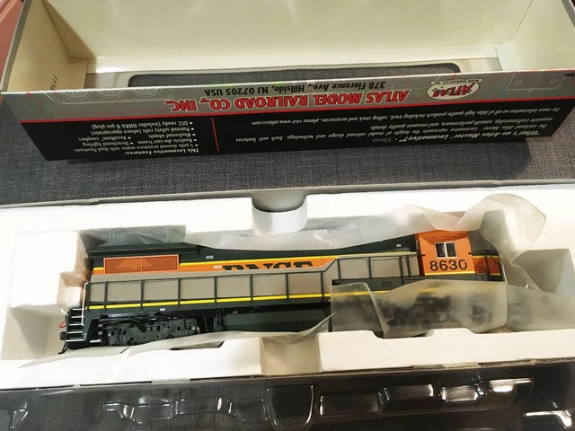 ATLAS DASH 8-40B Model Railway Locomotive BNSF Road 8630 £135.00 ...