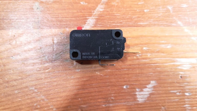 MICRORUPTEUR OMRON V-16G-3C25 2 bornes EUR 4,20 - PicClick FR