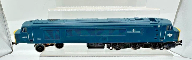 OO HO GAUGE Train Bachmann Class 45 Type 4 The Manchester Regiment £15. ...
