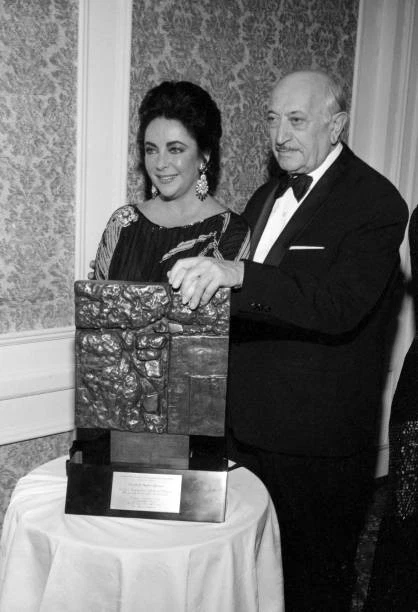 ELIZABETH TAYLOR WITH Simon Wiesenthal Circa 1980's Historic Old Photo ...
