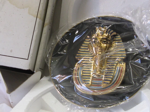 OSIRIS PORCELAIN THE golden mask of Tutankhamun Collectors plate 22 ...