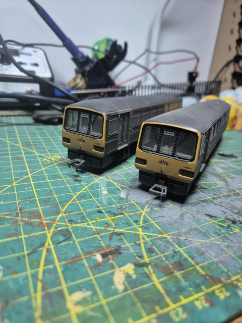 EFE RAIL E83021 OO Gauge Class 143 2-Car DMU 143603 GWR Green ...