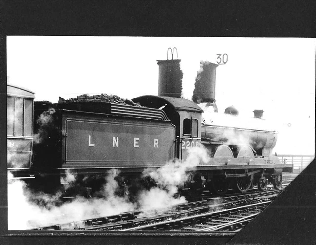 LNER - C7 Class 4-4-2 - No. 2208 @ Durham - 1936 - Vintage Image ...