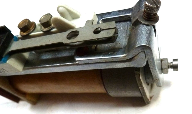 GPO STROWGER 3000 Type Relay With A 1500 Ohm Armature Slugged Coil £4. ...