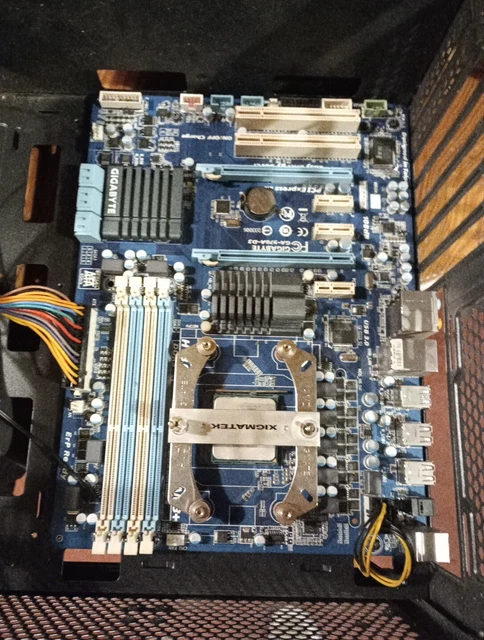 GIGABYTE GA-970A-D3 MOTHERBOARD+AMD Processor In Gamemax PC Case £31.92 ...