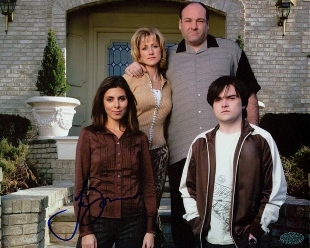 JAMIE-LYNN SIGLER SIGNED "THE SOPRANOS" FAMILY PHOTO w/ GANDOLFINI ...