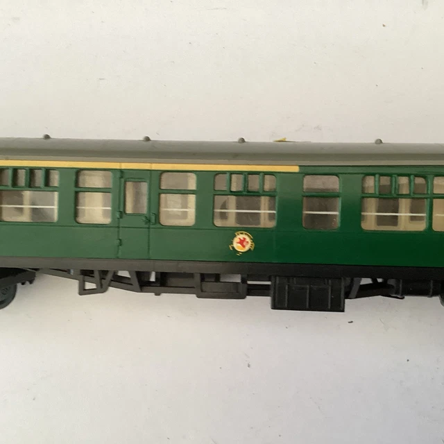 TRI-ANG SOUTHERN RAIL Corridor Coaching Green Clean Used Condition £5. ...