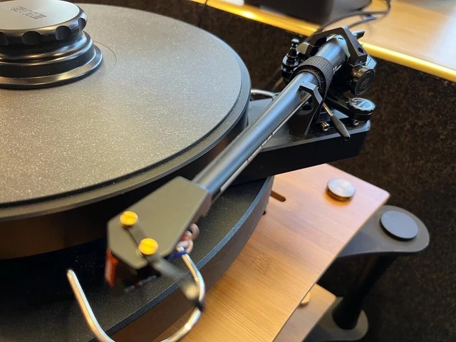 SME MODEL 12 Turntable MK2 Fitted with SME Series 5 Arm. 2023 Model £ ...