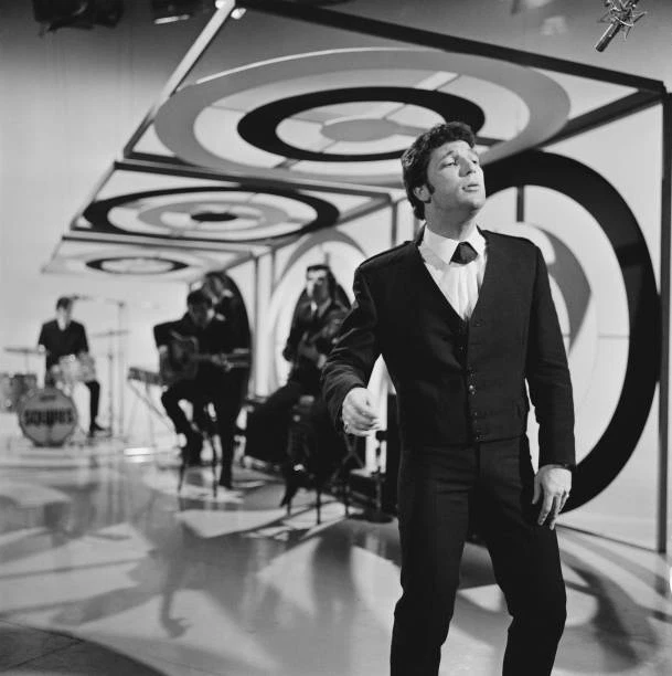 WELSH SINGER TOM Jones Performs Live 1966 OLD PHOTO $9.00 - PicClick AU