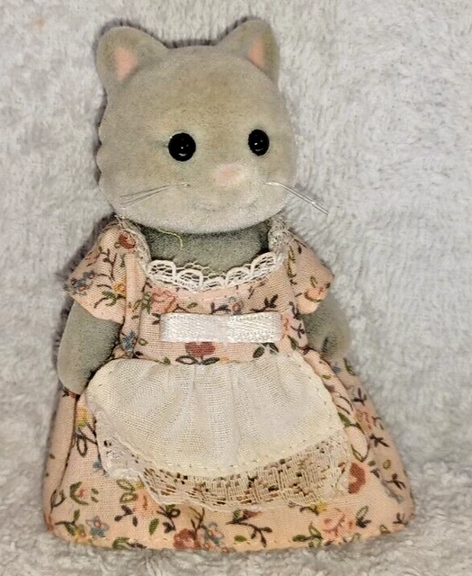 SYLVANIAN FAMILIES SUZETTE Simpkins Cat Maid Figure (113) £7.19 ...