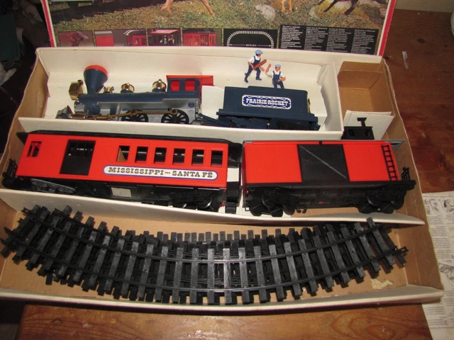 VINTAGE 1970S TIMPO Wild West Praire Rocket the great train hold up set ...