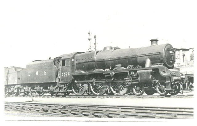 RAILWAY PHOTO LMS Jubilee Class No 5722 DEFENCE location & date ...