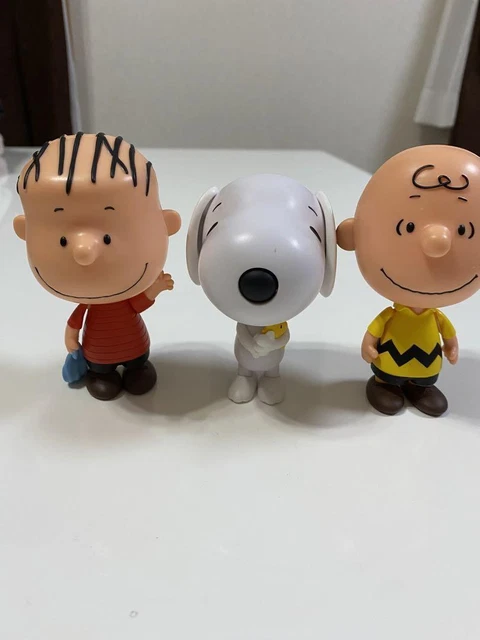 SNOOPY FIGURE GACHA Gacha Peanuts Charlie Brown Linus Character Goods ...