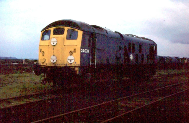 35MM ORIGINAL SLIDE DIESEL TYPE 2 CLASS 24 078 SCRAP YARD SWINDON WORKS ...