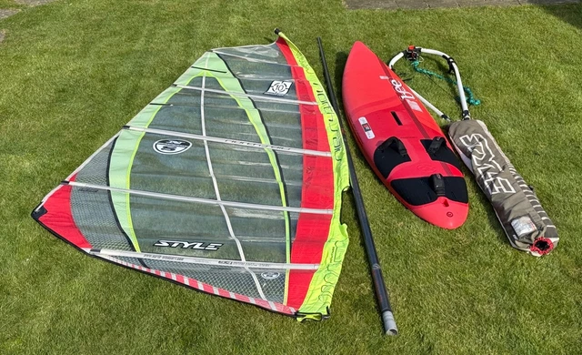 FANATIC BEE 117 windsurfer with mast, boom and 4.4 and 5.4 sails £21.52 ...