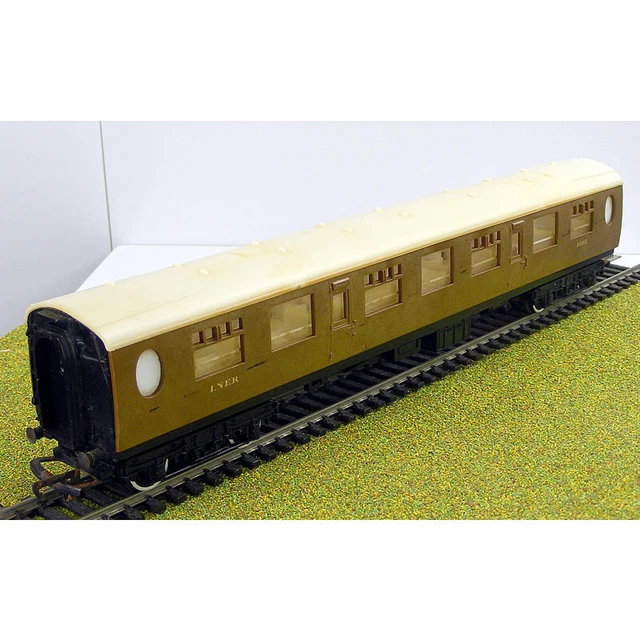 HORNBY LNER TEAK Coach 1010 with Interior Seating for 00 Gauge Model ...
