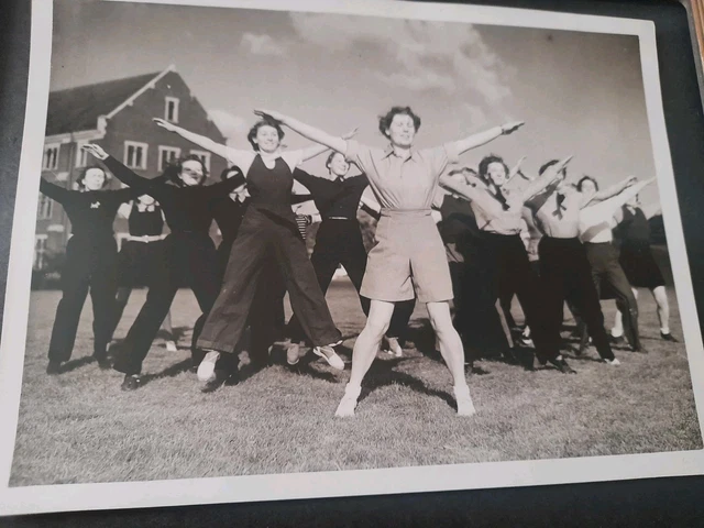 RAF WAAF WINDERMERE Cadets Exercising c.1943 W/Officer Magde Holloway ...