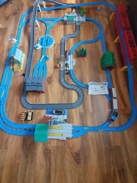 TRACKMASTER TOMY THOMAS the Tank Engine Motor Road & Rail Ultimate ...
