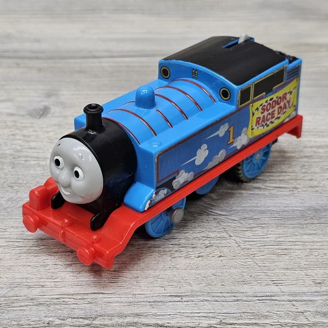 THOMAS & FRIENDS TrackMaster Sodor Race Day Motorized Mattel Train ...