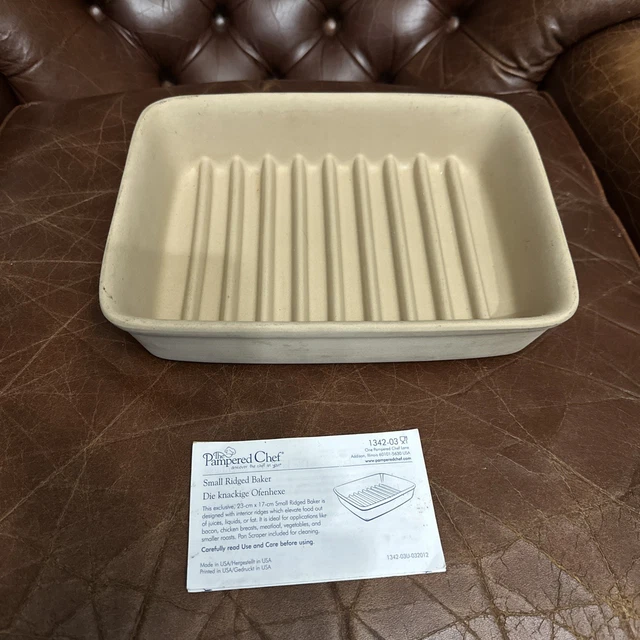 THE PAMPERED CHEF Stoneware #5121 Ridged Baker Pan 9”x 6.75”x 1.75” Made in USA £26.70 - PicClick UK