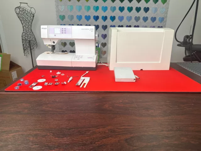 PFAFF EXPRESSION 2026 Sewing Machine with IDT EUR 210,72 - PicClick FR