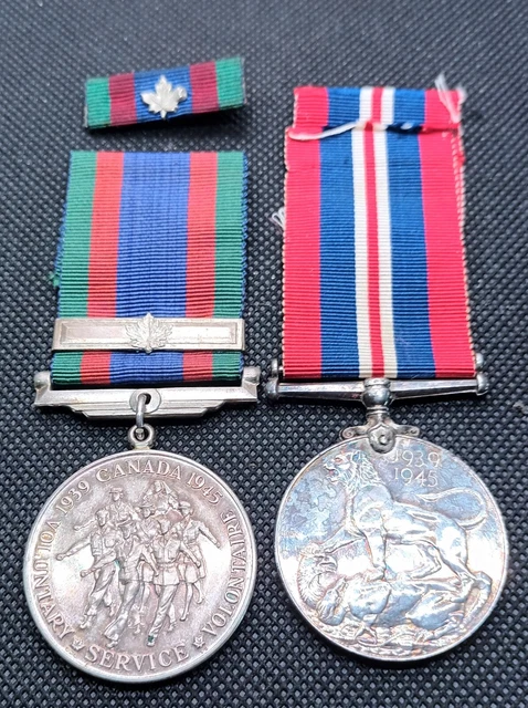 #71 CANADA CANADIAN Volunteer Service WW2 war Medal SILVER British £69. ...