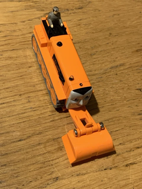 THOMAS TANK & Friends TERENCE THE TRACTOR ROAD VEHICLE Trackmaster MOTORIZED . £13.20 - PicClick UK