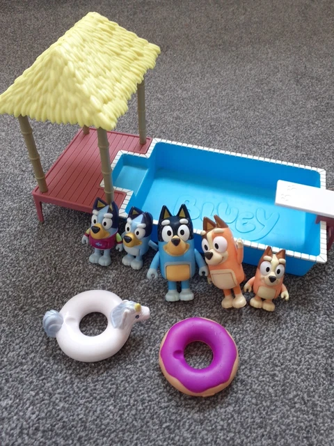 BLUEY SWIMMING POOL Playset with extra Bluey figures Cbeebies £6.25 ...