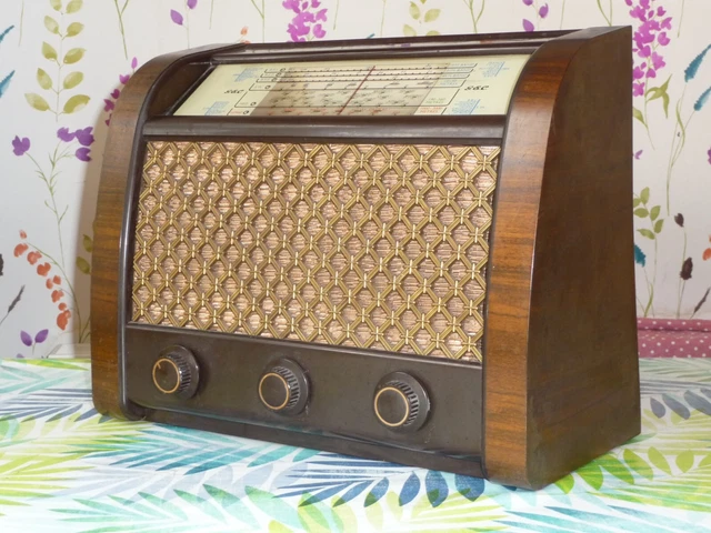 VINTAGE 1951 GEC BC5444L, General Electric Co Ltd. Bakelite Valve Radio ...