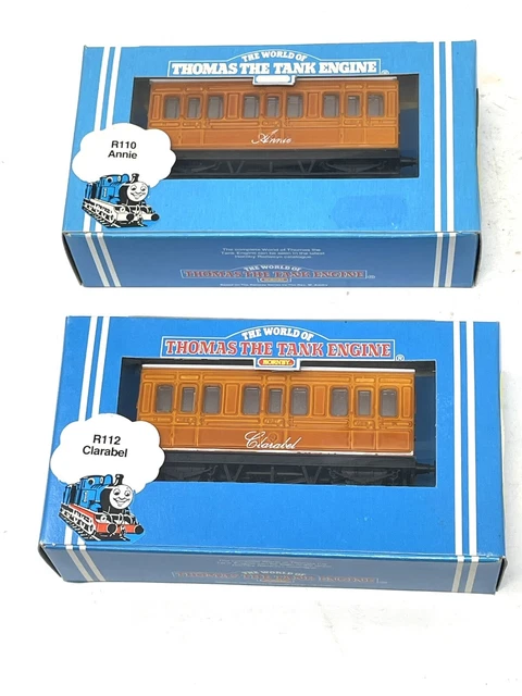 HORNBY RAILWAYS R110 & R112 World of Thomas Annie & Clarabel Coaches ...