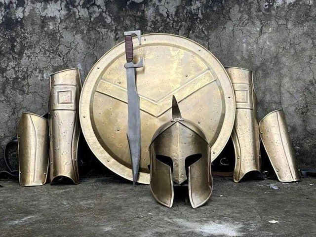 MEDIEVAL HALLOWEEN 300 Spartan Warrior Costume Helmet,Shield,Arm ...