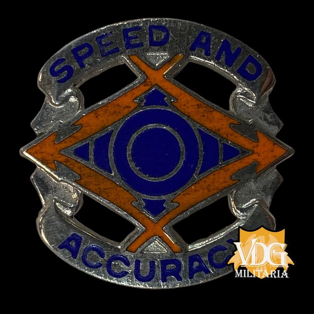 US ARMY &SPEED And Accuracy" DI Unit Crest Insignia Pin E-23 #P571 $3. ...