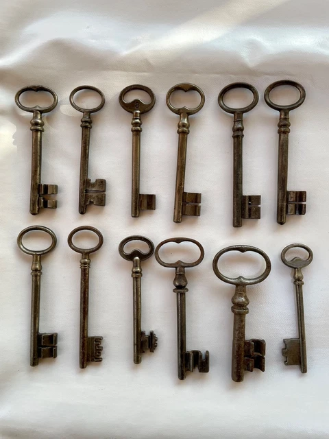 CLÉ ,CLEF ANCIENNE .Lot de 12 petites clefs de 9 à 10,6 cms. EUR 9,00 ...