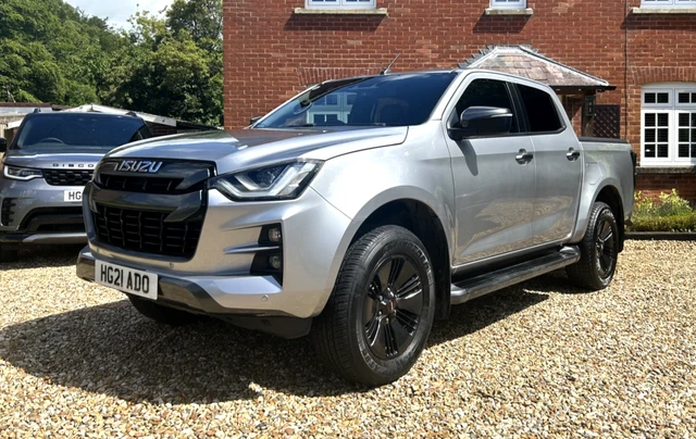 ISUZU D MAX V Cross Automatic Double Cab Pickup Silver, VAT Qualifying ...