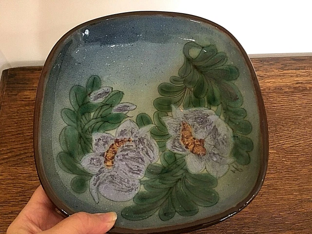 CHELSEA STUDIO POTTERY footed bowl wall plate. Jannik Le Troadec ...