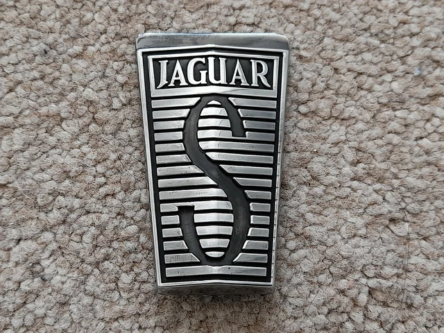 PERFECT GENUINE JAGUAR Xjs 3.6 Grille S Metal Badge Poss Nos Xj-S Black ...