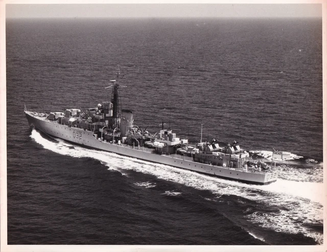 ORIGINAL PRESS PHOTO WW2 Battle-class destroyer HMS Camperdown 19.6. ...