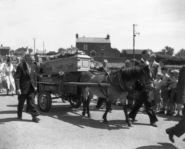THE FUNERAL CORTEGE Gypsy Petulengro king Romany tribes Britain- 1957 ...
