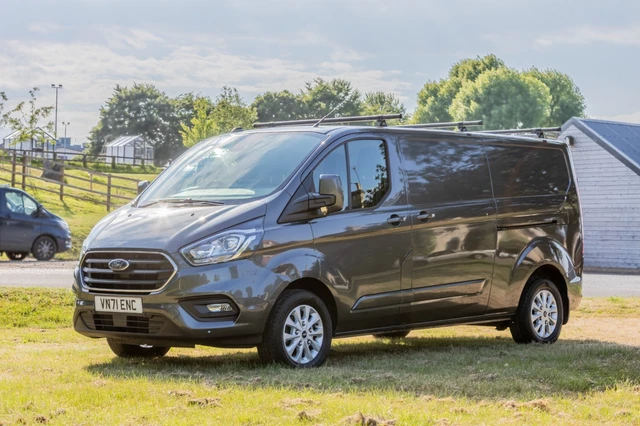 FORD TRANSIT CUSTOM - Full Allen Ford Service History | Wet Belt Done ...