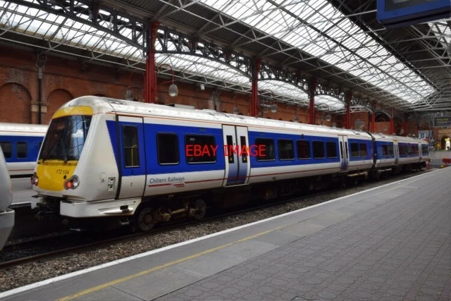 PHOTO CLASS 172 Turbostar 2-Car Dmu No 172 104 At Marylebone V2 £2.00 ...